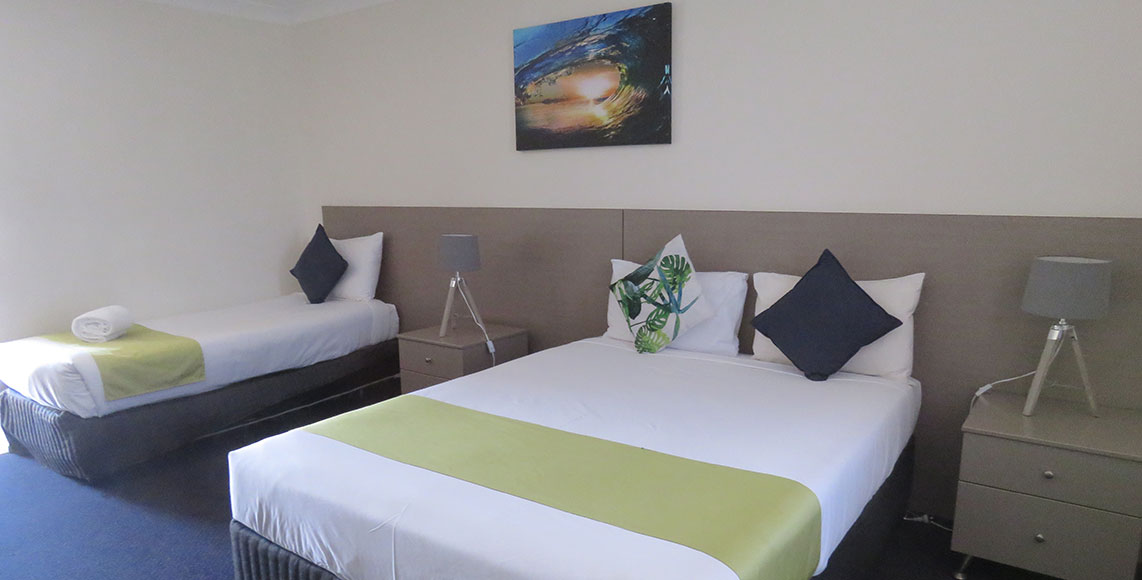 Mt Isa Motel Accommodation | Queen + Single Motel Room